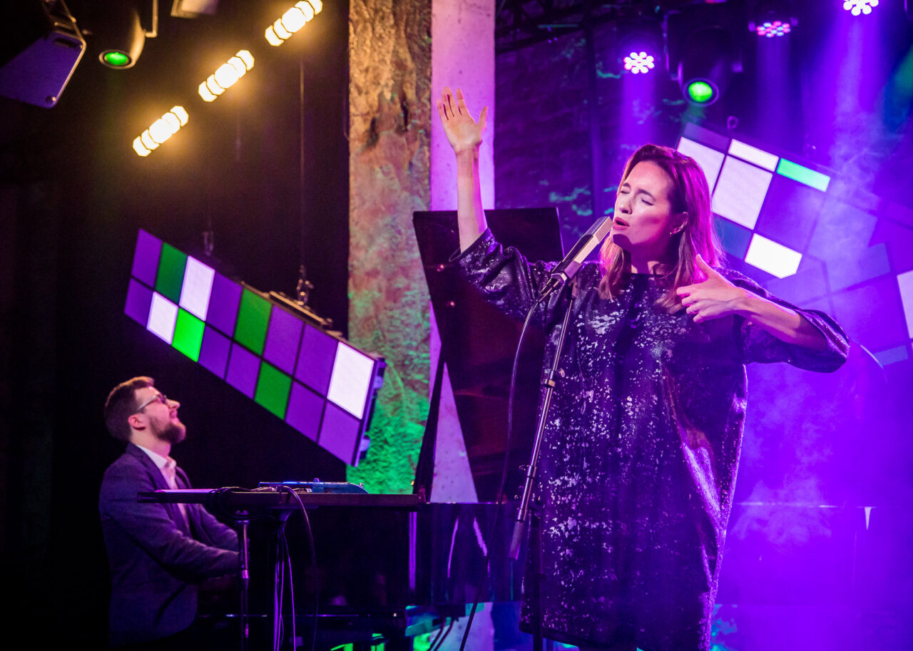 Liisi Koikson: muusika võib täiesti erinevaid inimesi kokku siduda ...